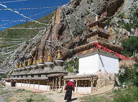 7TH CENTURY CHINESE QUEEN’S SHOWER OF BLESSINGS ON A 21st CENTURY ...