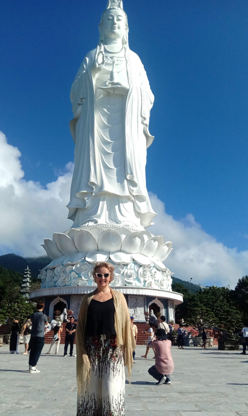 LADY BUDDHA OF COMPASSION AND THE MARBLE MOUNTAINS: The Tallest Lady ...